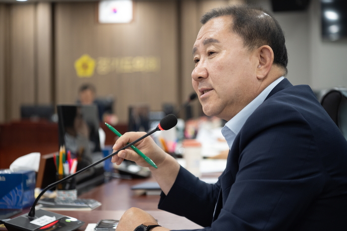 경기도의회 김철진 의원, 업무보고로 ‘미래협력과학위원회 의정활동’ 힘찬 출발:수원복지신문